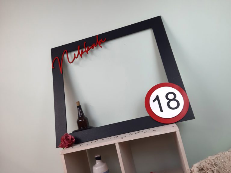 18th Birthday Selfie Frame – MadeAt94